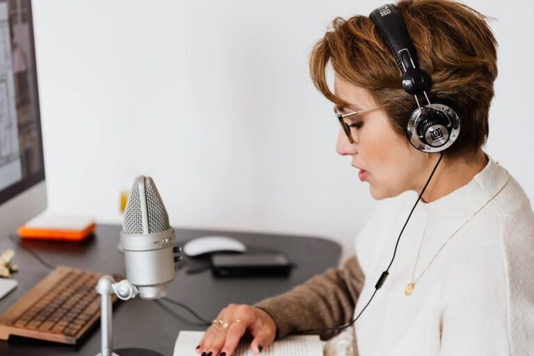 15+ Contoh Script Naskah Voice Over Siap Pakai Untuk Berbagai Keperluan